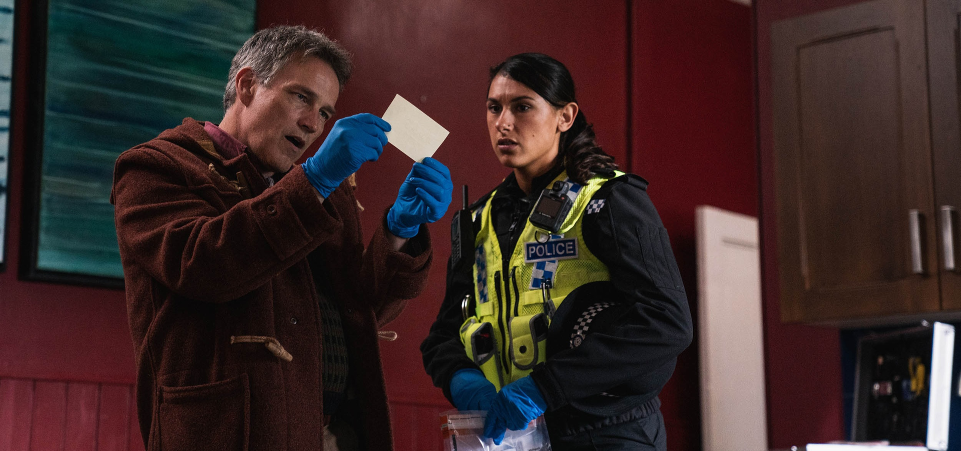 Art Detectives: eerste blik op nieuwe Britse misdaadserie met Stephen Moyer - VARAgids - BNNVARA