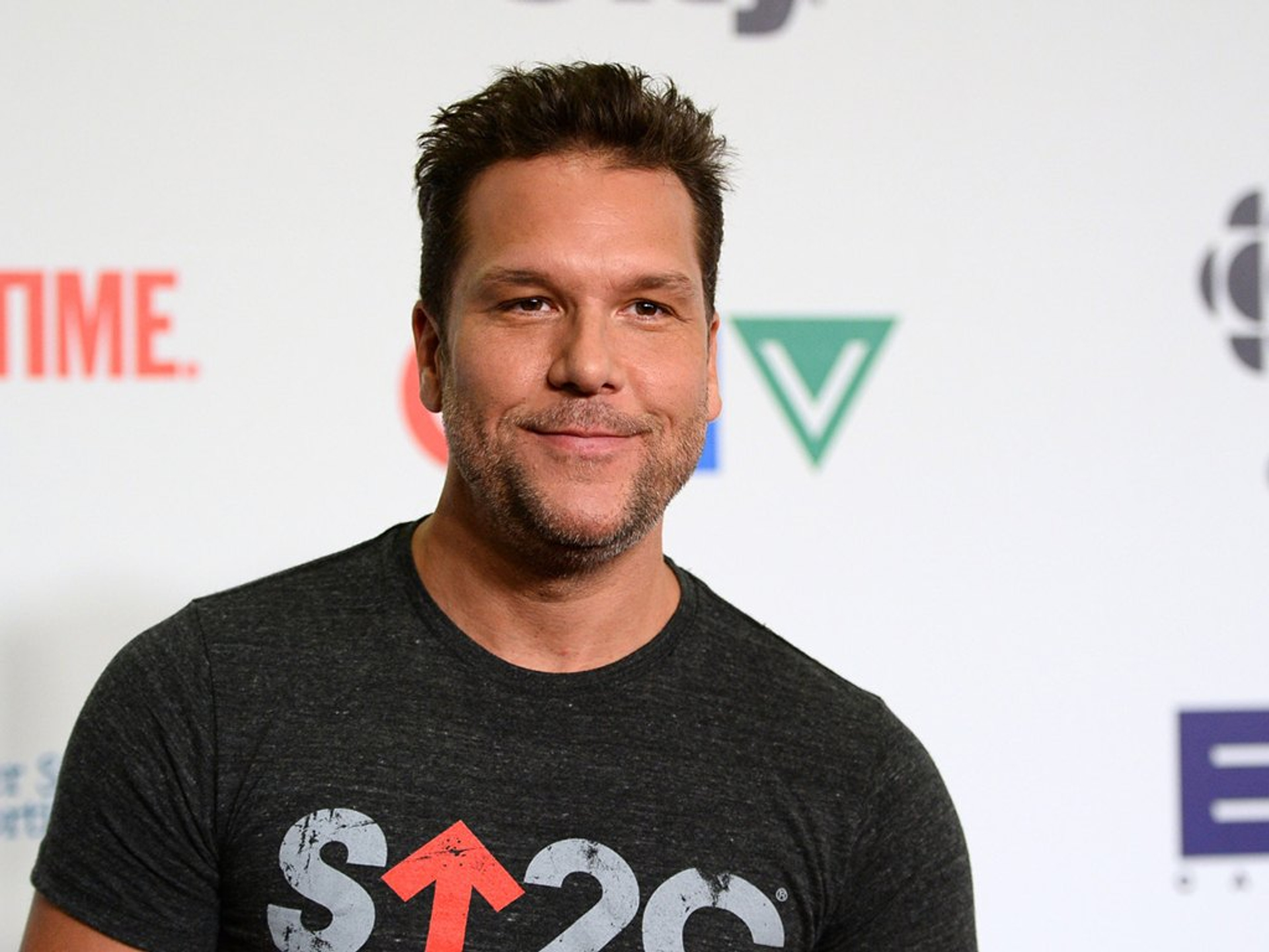 Dane Cook scoort rol in American Gods - VARAgids - BNNVARA