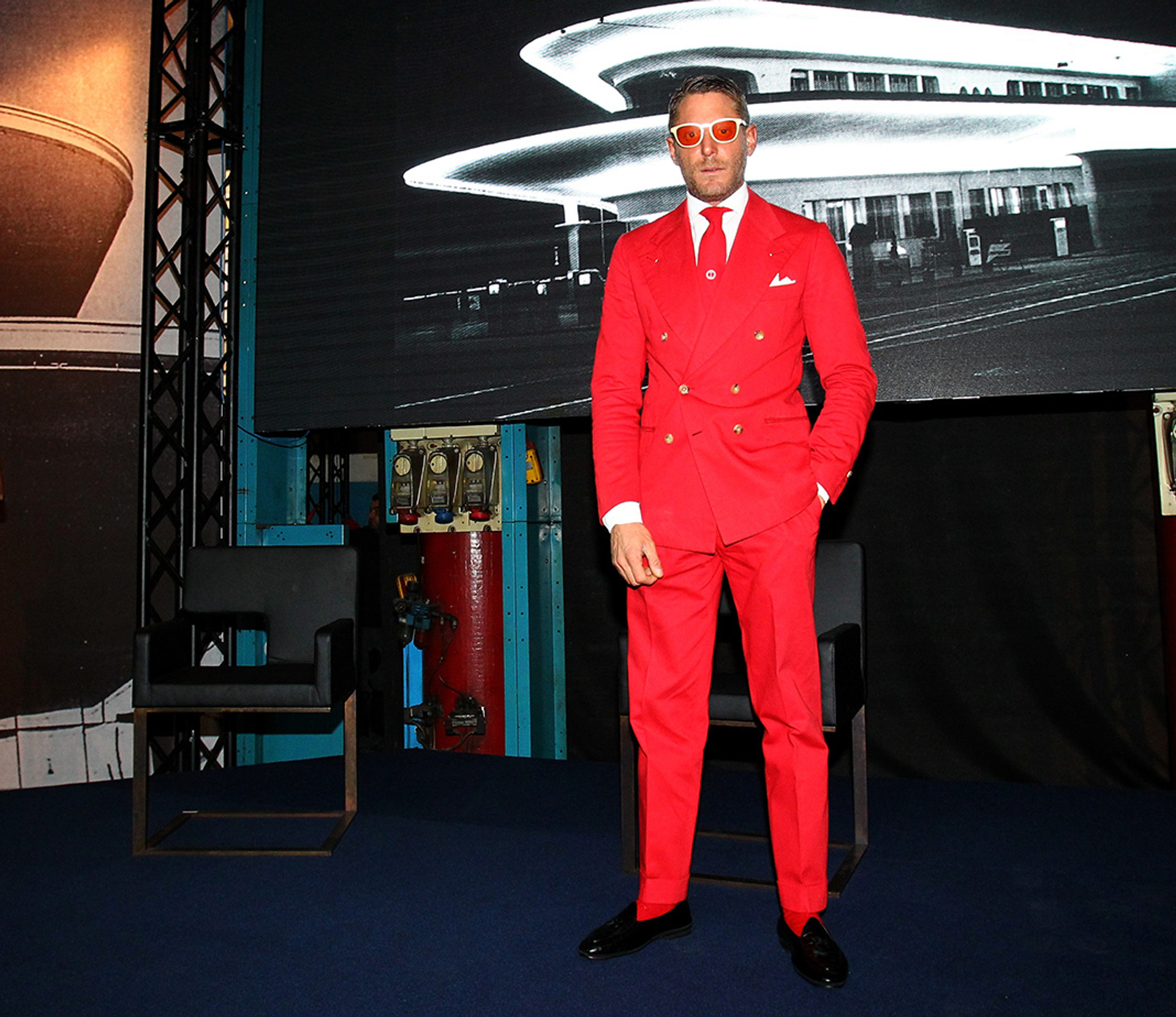 Close Up: hoe je een Italiaans pak draagt (NPO) - VARAgids - BNNVARA